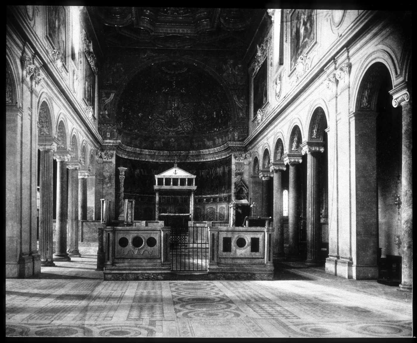 Plate from album ''Roma''