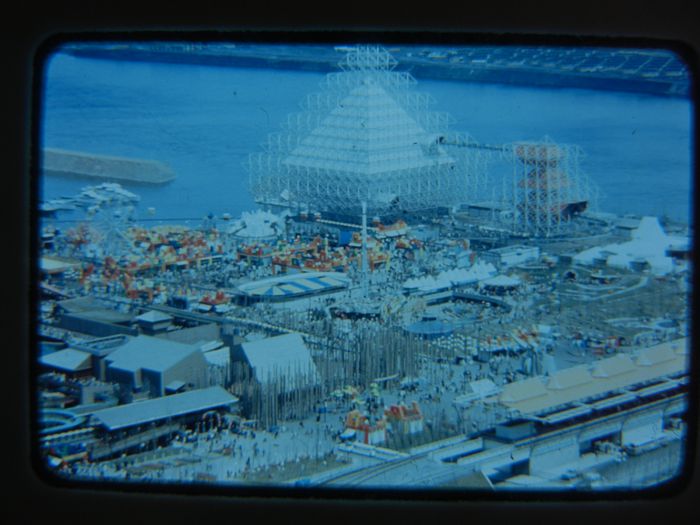 Slides and color prints on various subjects, Expo 67, Montréal, Québec ...